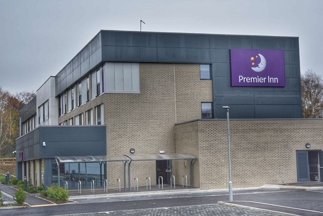 PREMIER INN & COSTA COFFEE, UCKFIELD | Cladding Installation by CSW